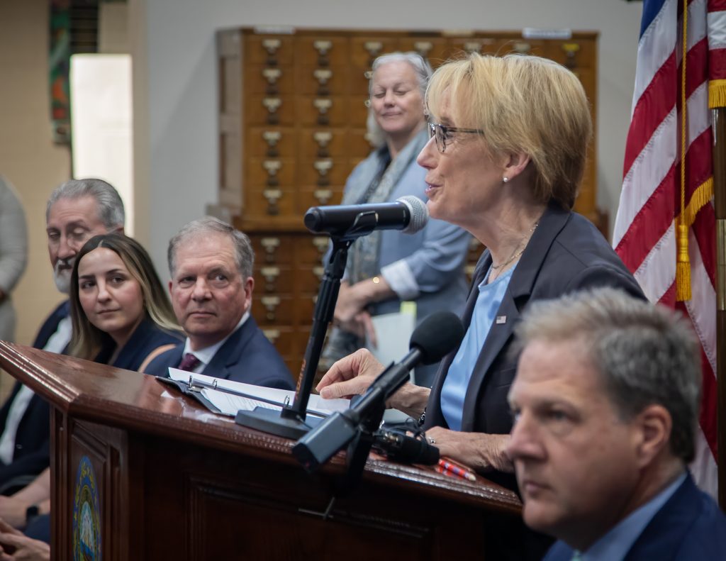 New Hampshire welcomes 25 new citizens during naturalization ceremony ...